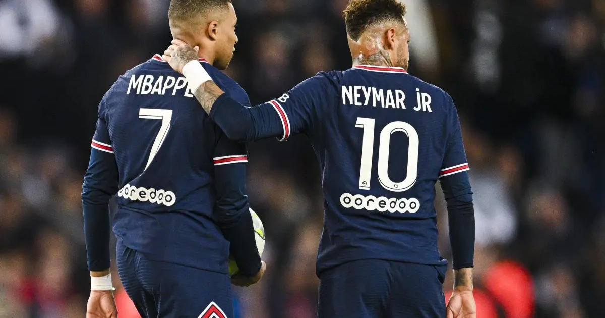 De plooien tussen Kylian Mbappé en Neymar lijken gladgestreken: "Kylian feliciteerde hem toen ...
