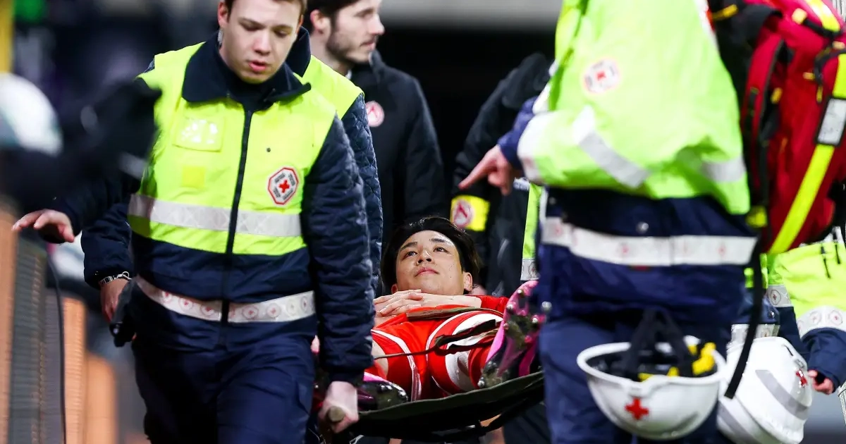 KV Kortrijk komt met medische update over speler die op brancard werd afgevoerd - Voetbalnieuws ...