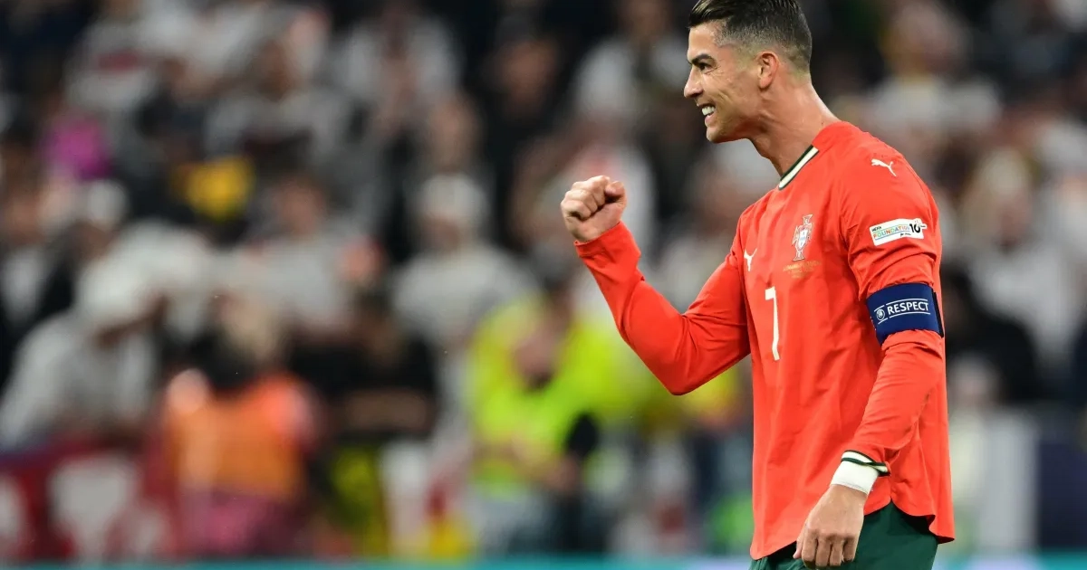Cristiano Ronaldo slaat weer toe en stuurt Portugal van Roberto Martínez naar de finale van de ...